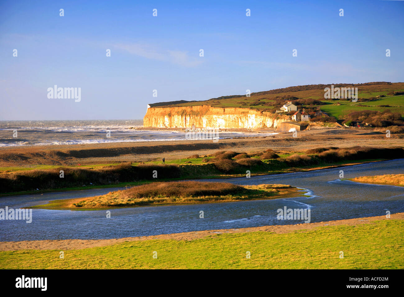 View through The Cuckmere River Haven, South Downs Way, 7 Sisters ...