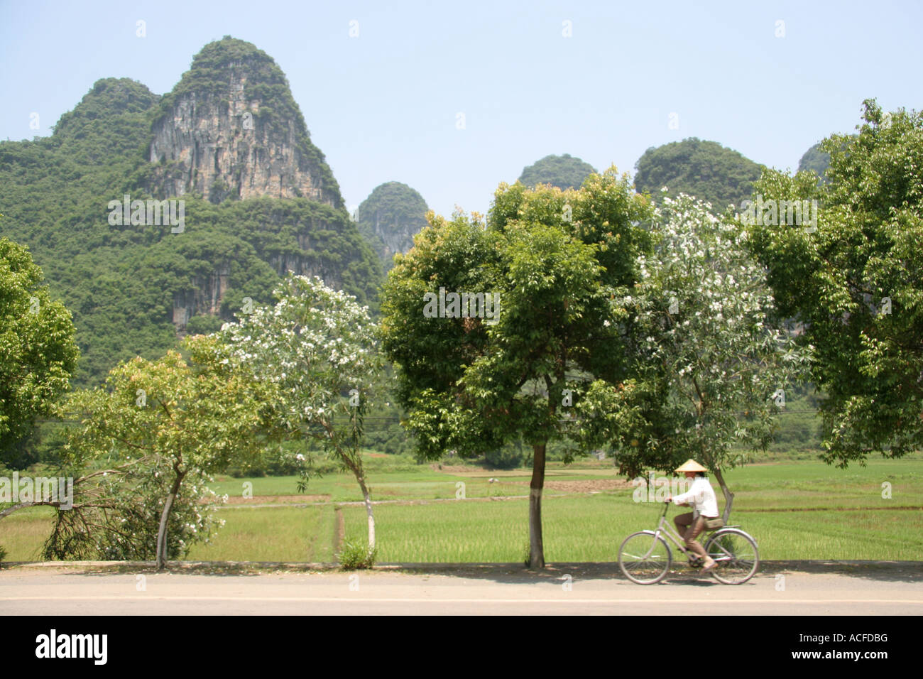 Cycling yangshuo china hills hi-res stock photography and images - Alamy