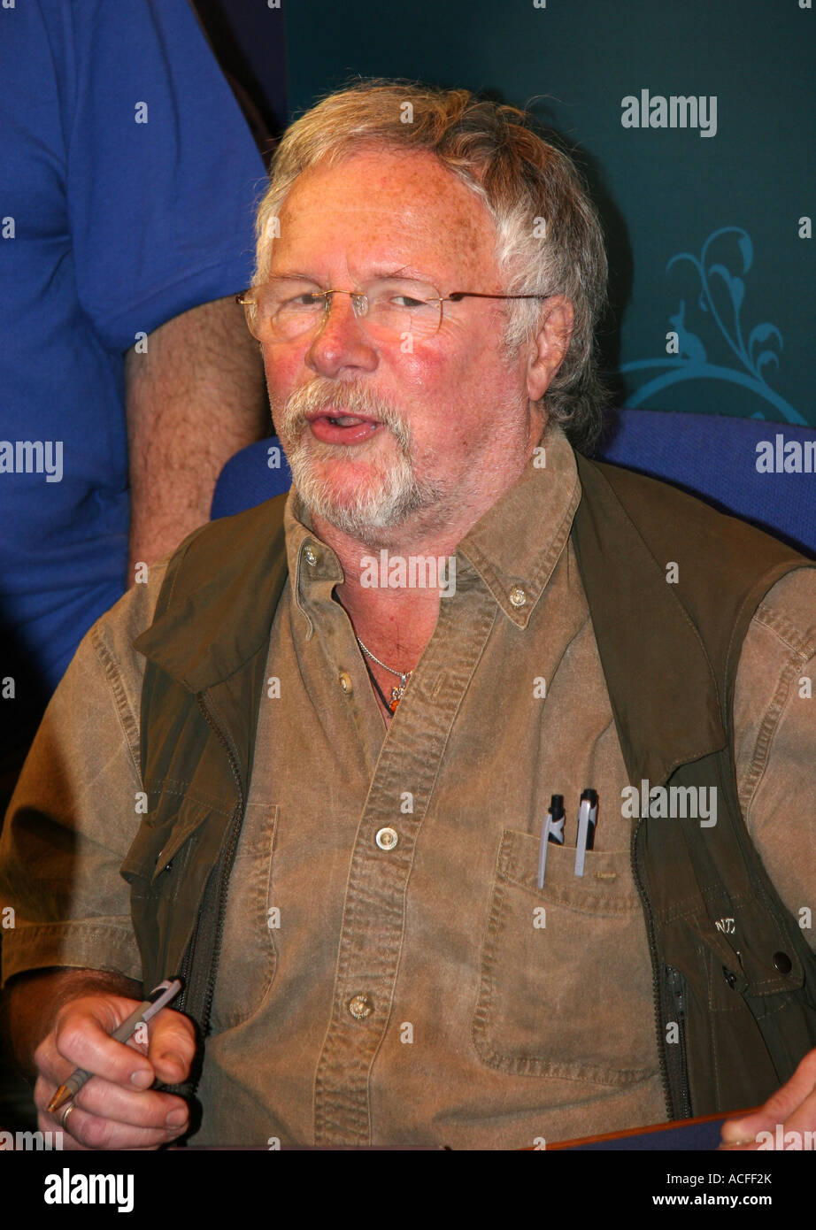 Bill Oddie at a book signing Stock Photo - Alamy