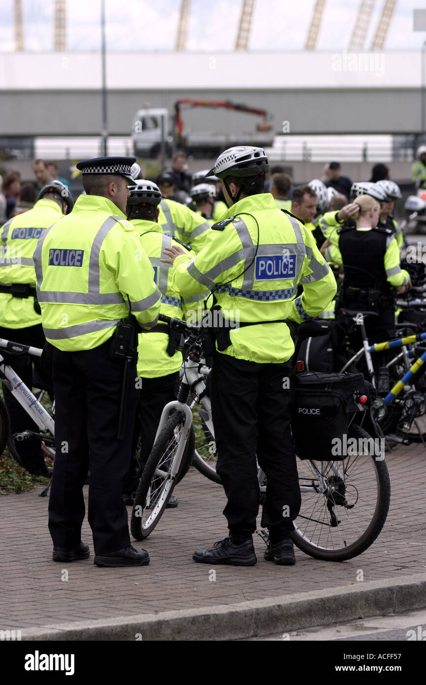 police cyclists on patrol Stock Photo - Alamy