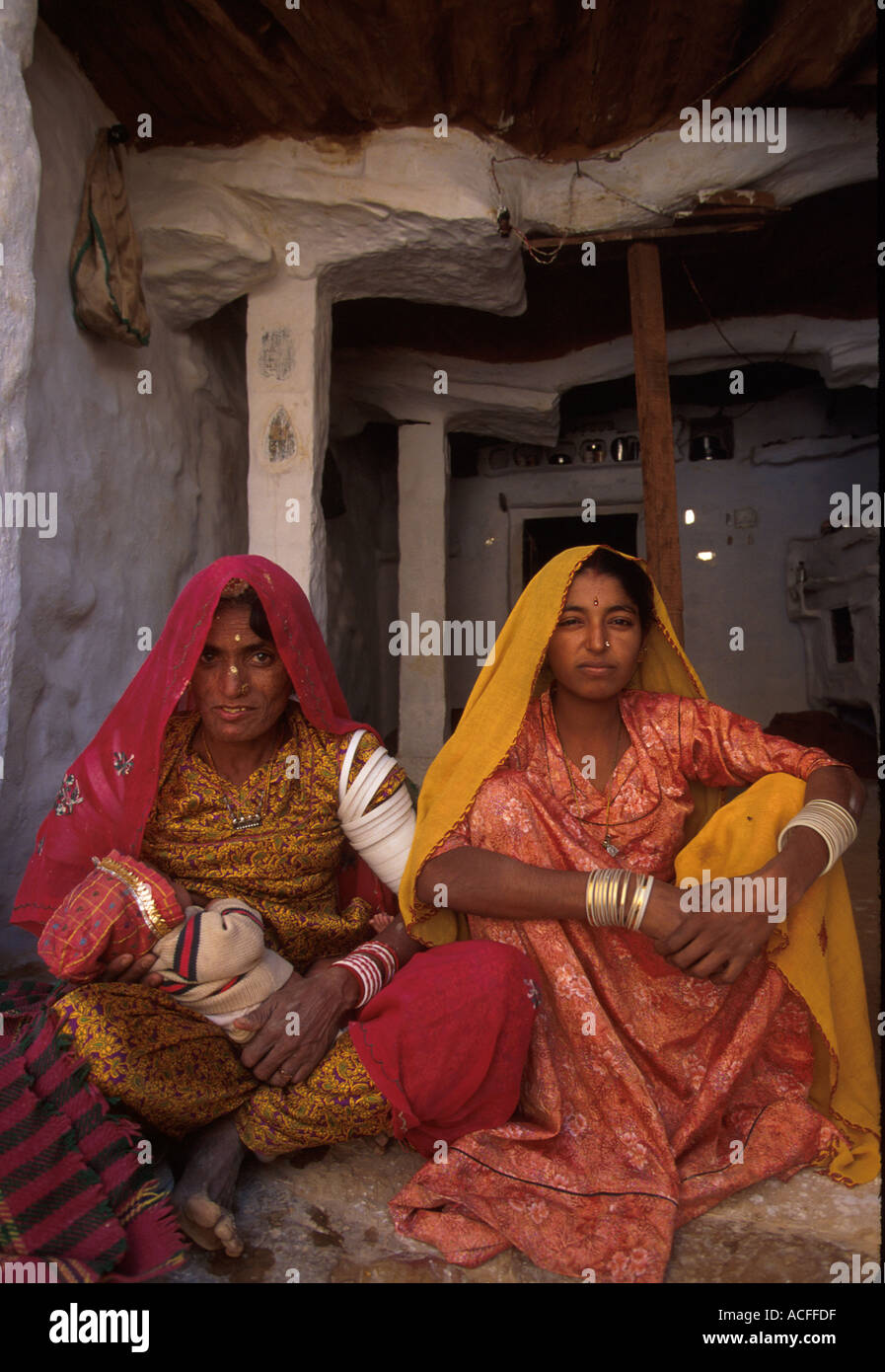 INDIA Rajasthan. Tribal Rajasthani women Stock Photo - Alamy