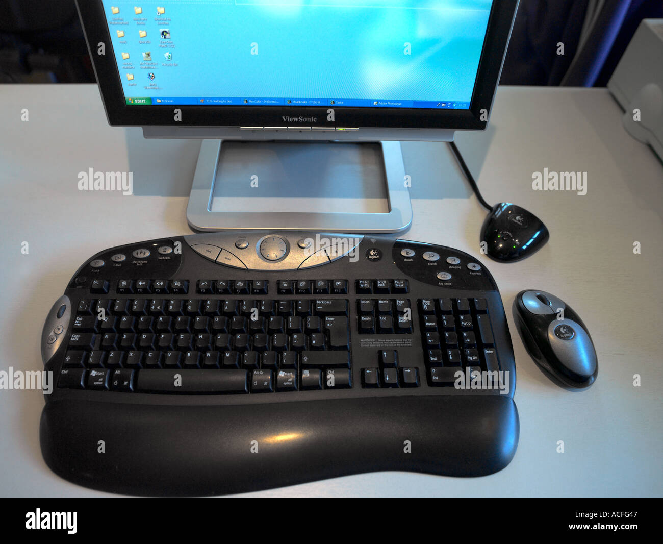 Wireless Keyboard Mouse Receiver Stock Photo - Alamy