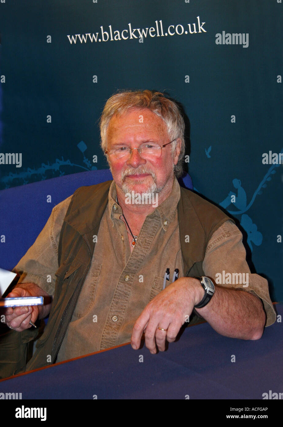 Bill Oddie at a book signing Stock Photo - Alamy