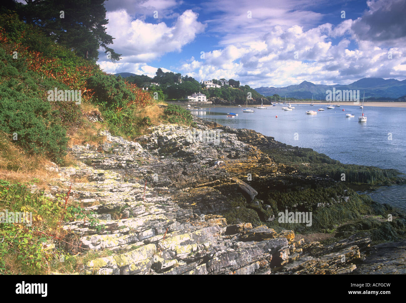 Borth beach houses hi-res stock photography and images - Alamy