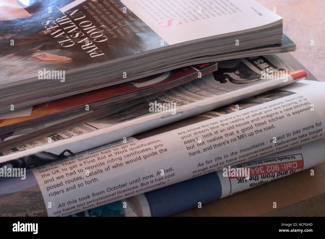 Magazines and newspapers Stock Photo - Alamy