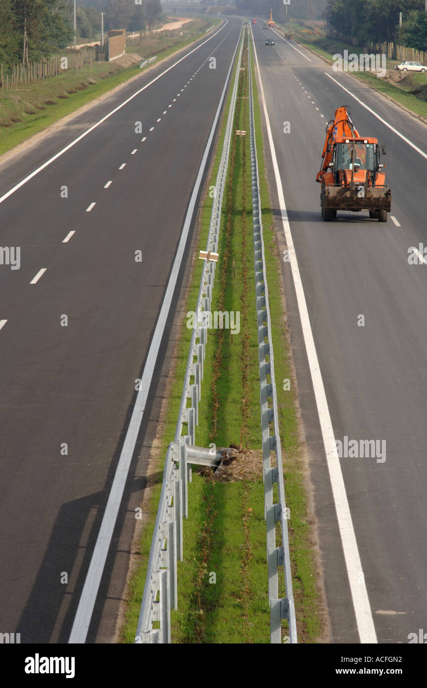 Constructing the M5 toll motorway in Hungary - a section of motorway ...