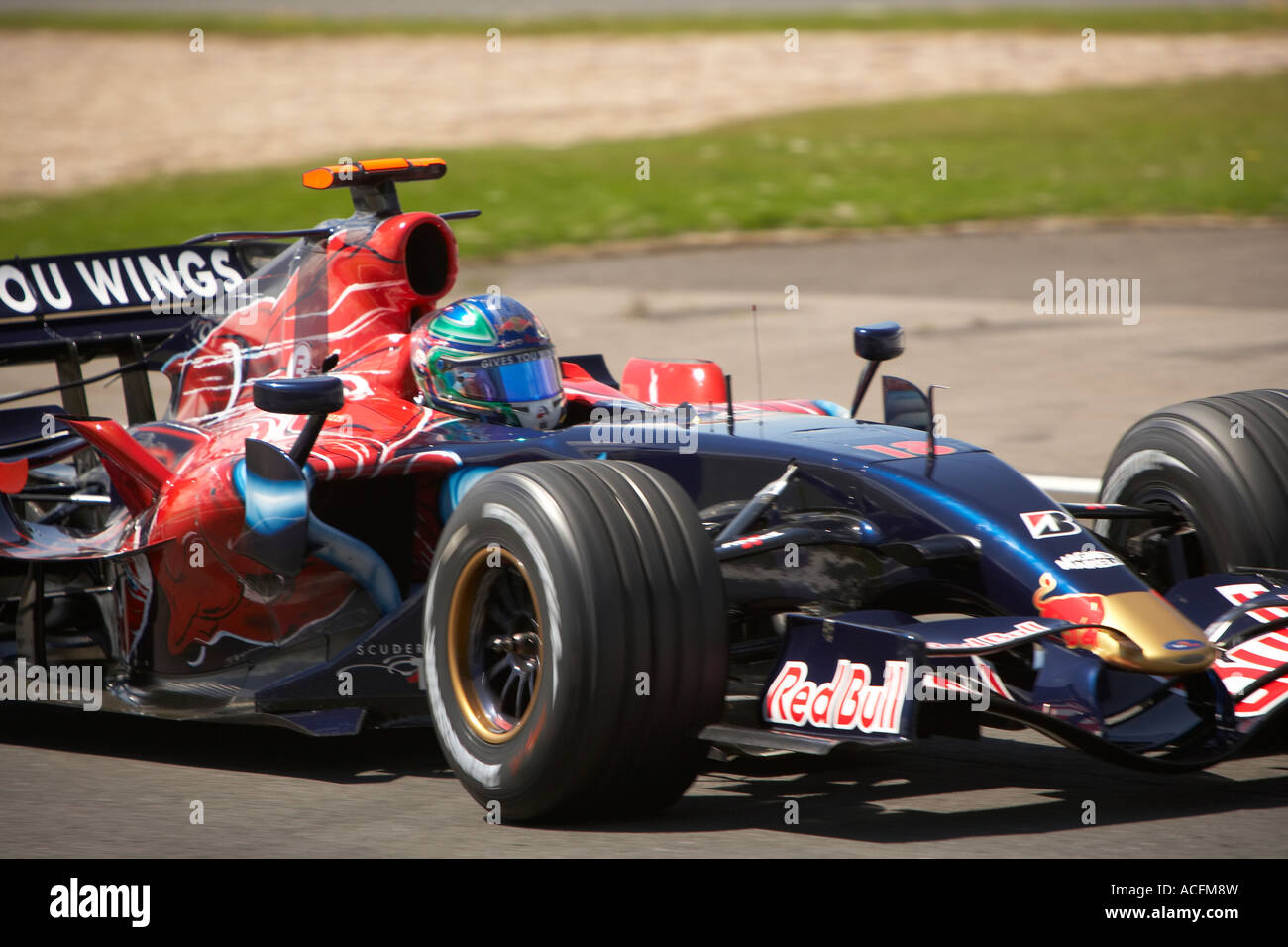 F1 racing car hi-res stock photography and images - Alamy