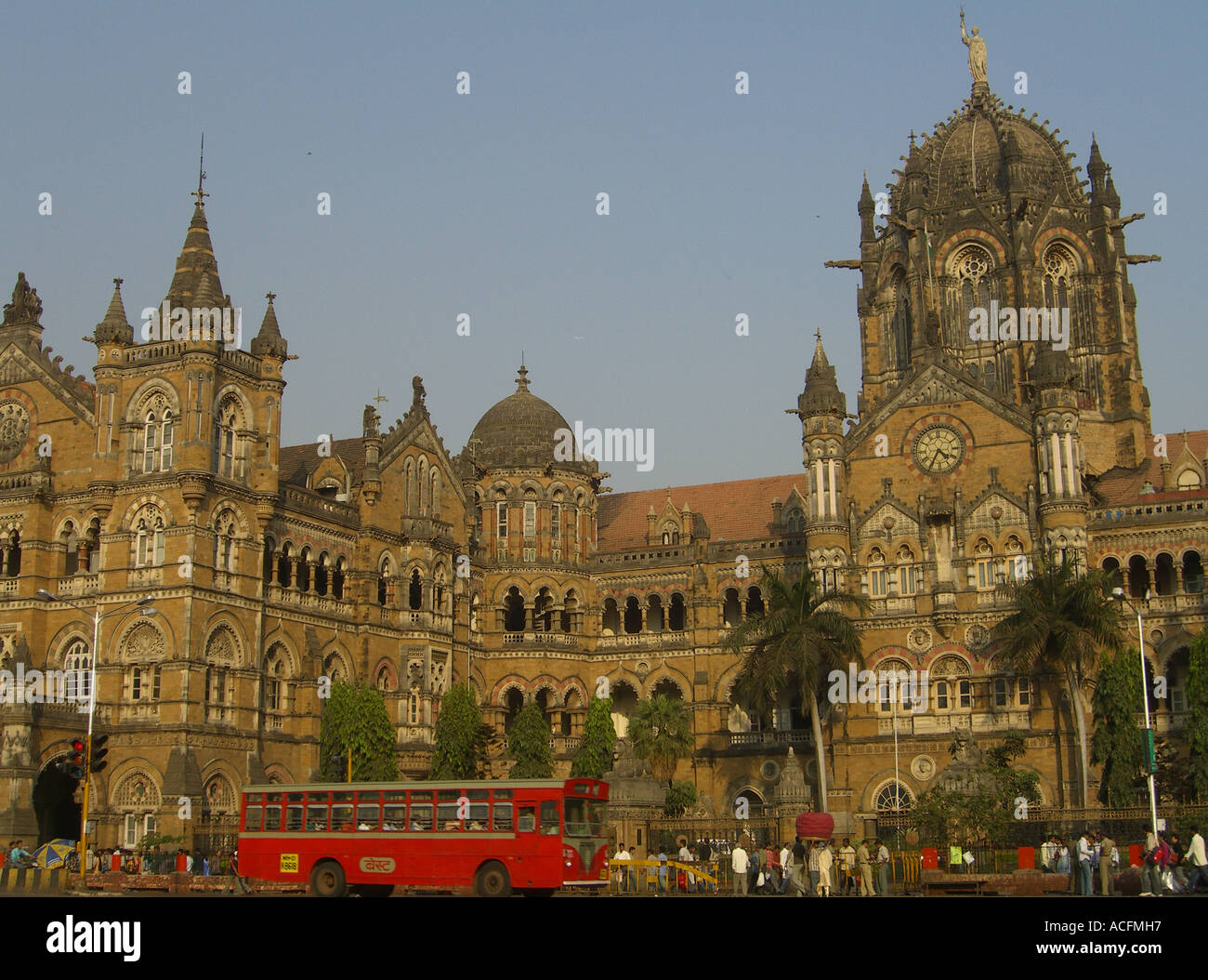 Vt railway station in mumbai hi-res stock photography and images - Alamy