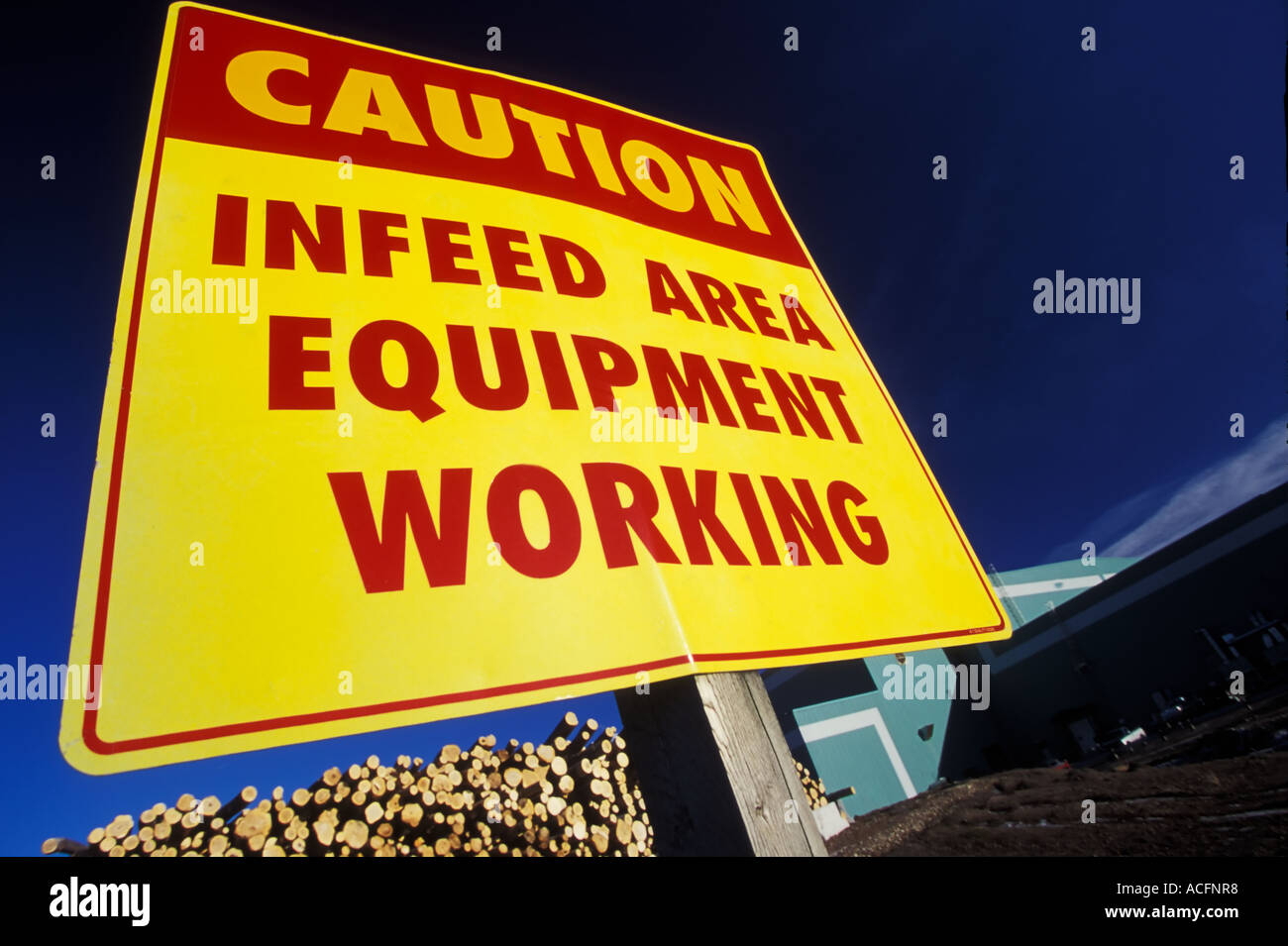 Log truck sign hi-res stock photography and images - Alamy