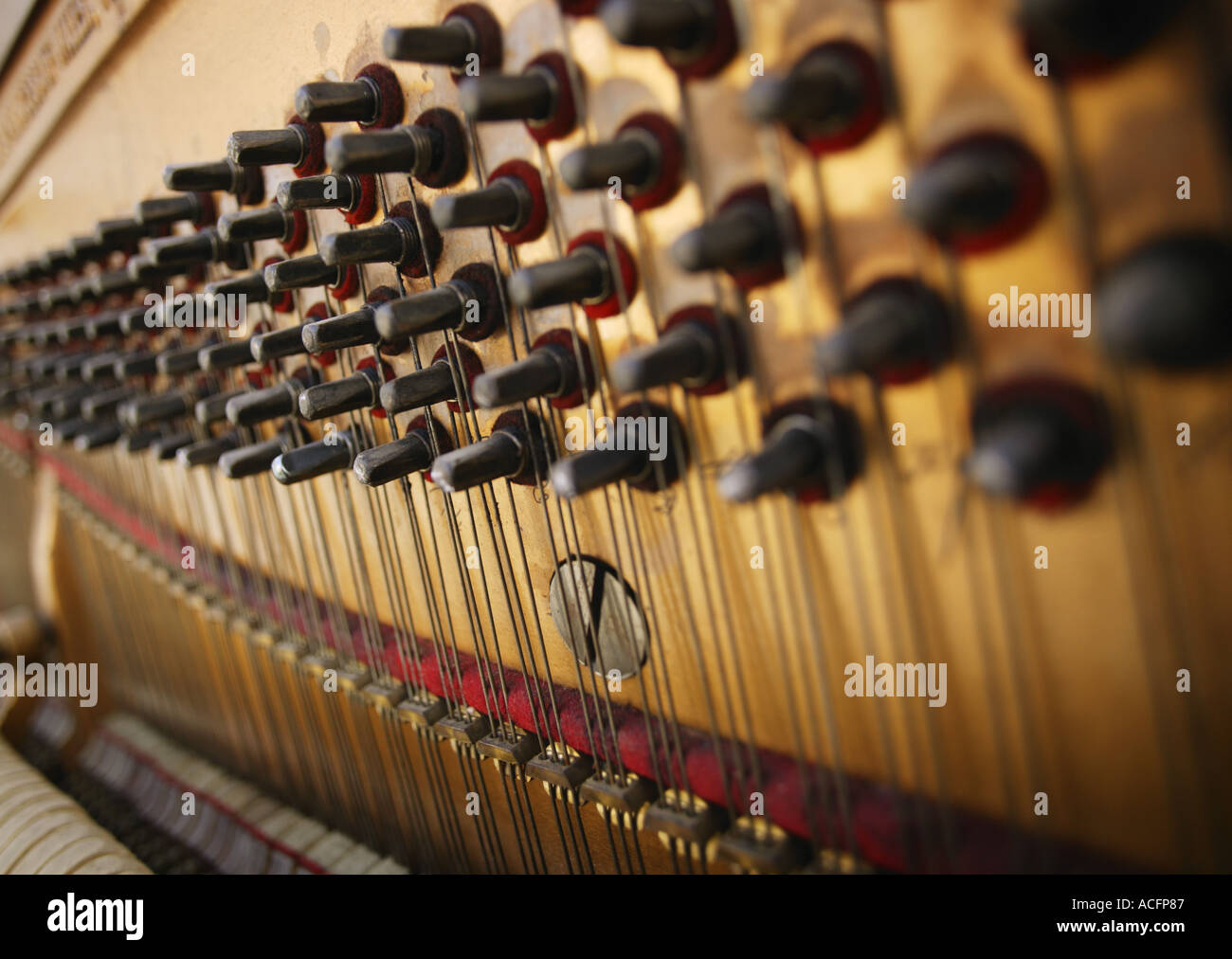 Piano wire hi-res stock photography and images - Alamy