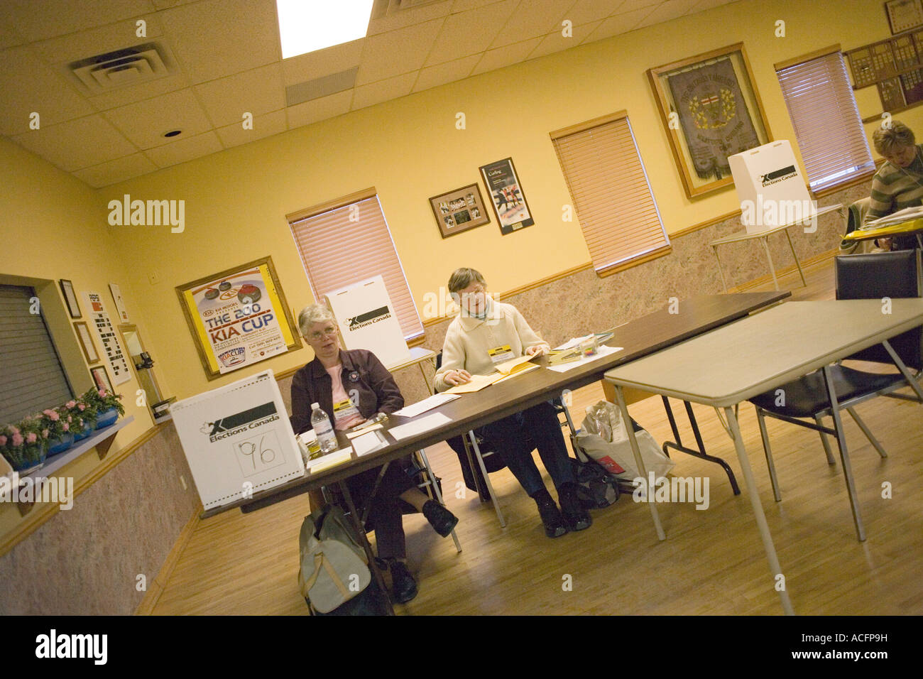 Canada federal election polling station hi-res stock photography and ...