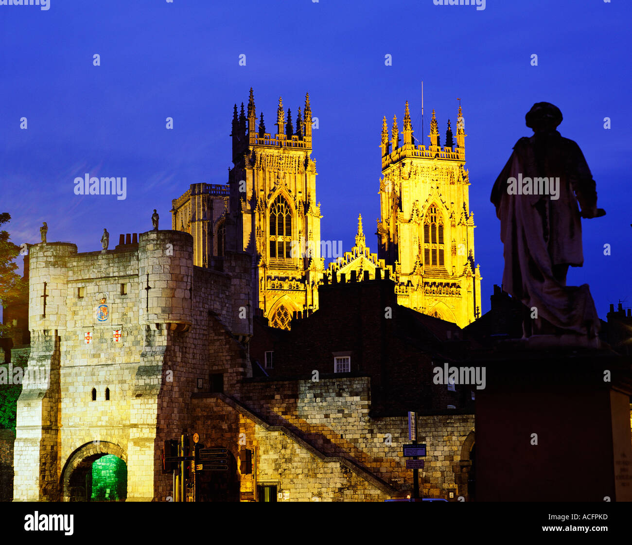 GB YORKSHIRE YORK MINSTER PETERGATE Stock Photo - Alamy