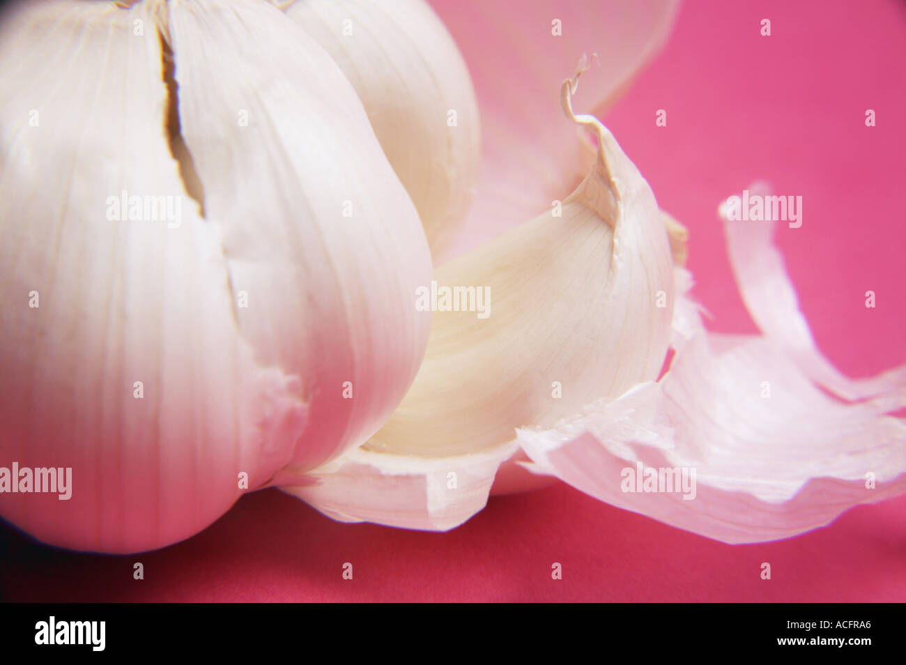 Broken head of garlic hi-res stock photography and images - Alamy