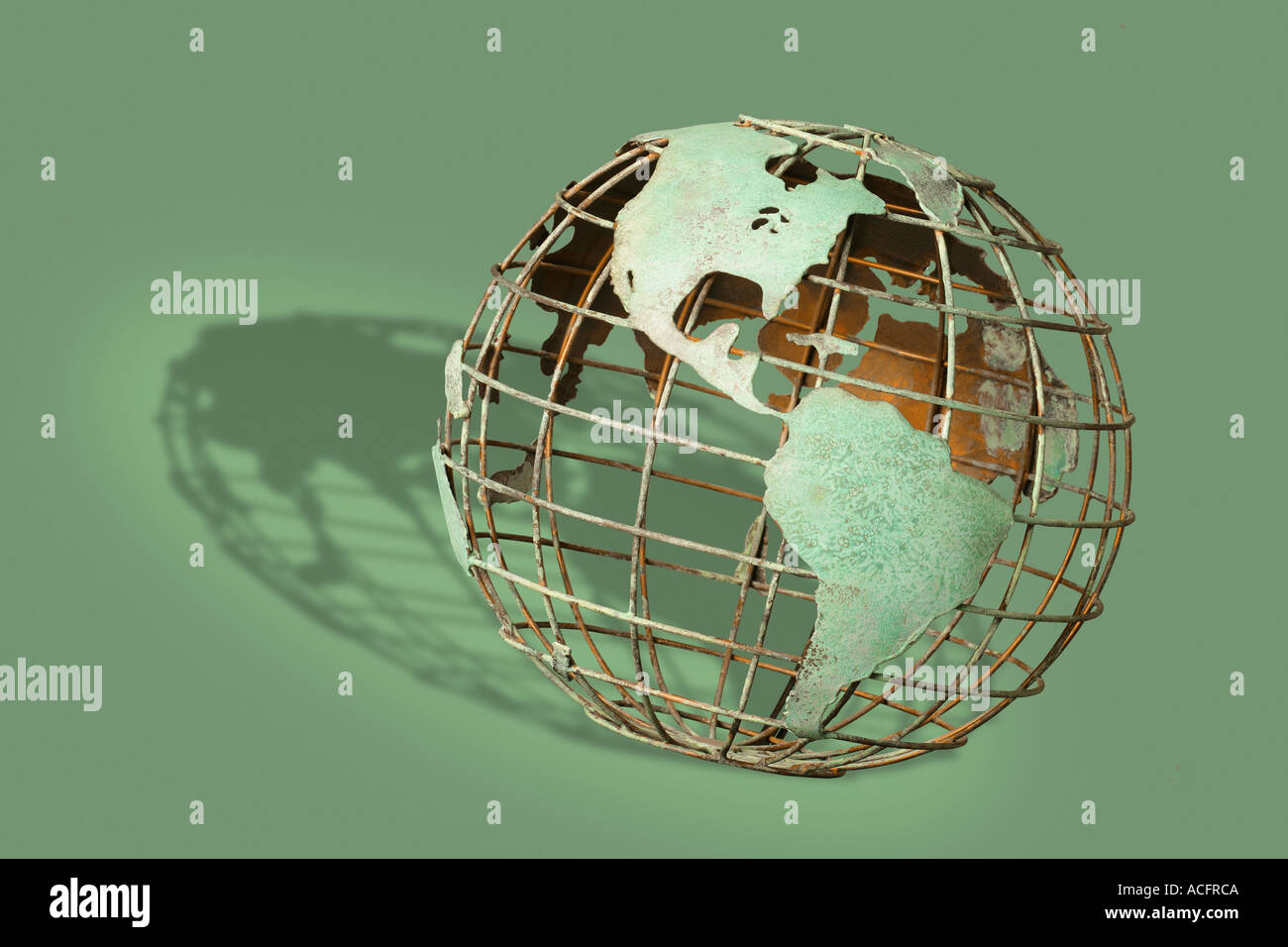Wire metal globe hi-res stock photography and images - Alamy