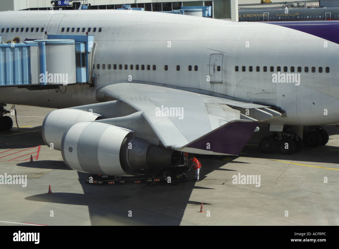 Wing gate hi-res stock photography and images - Alamy