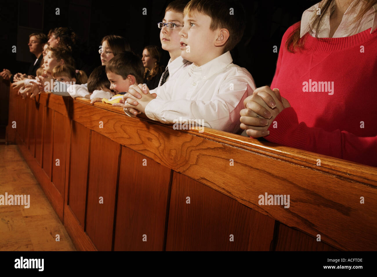 Kneeling Kneel Stock Photos & Kneeling Kneel Stock Images - Alamy