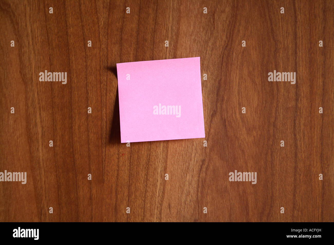 blank post it note sticked to a wall Stock Photo - Alamy