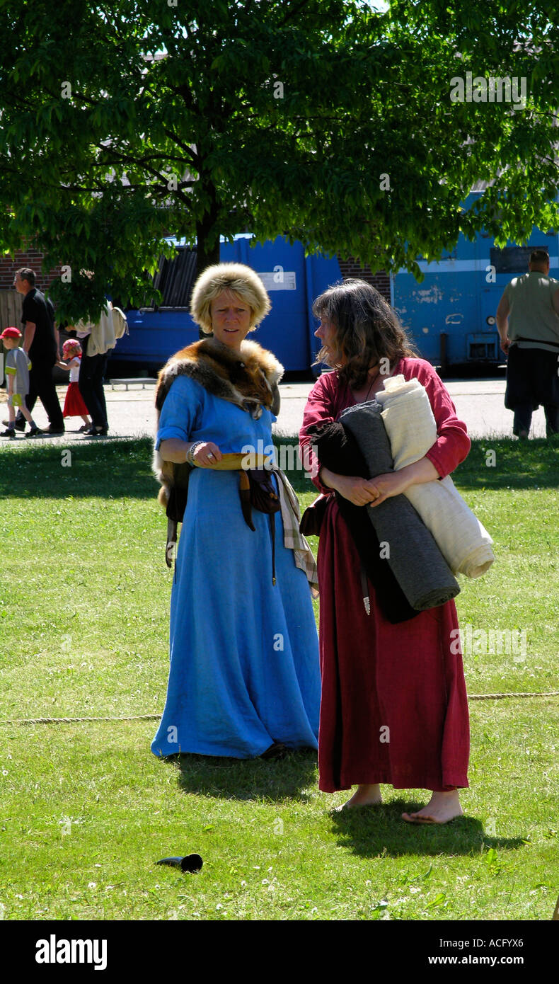 Two maidens hi-res stock photography and images - Alamy