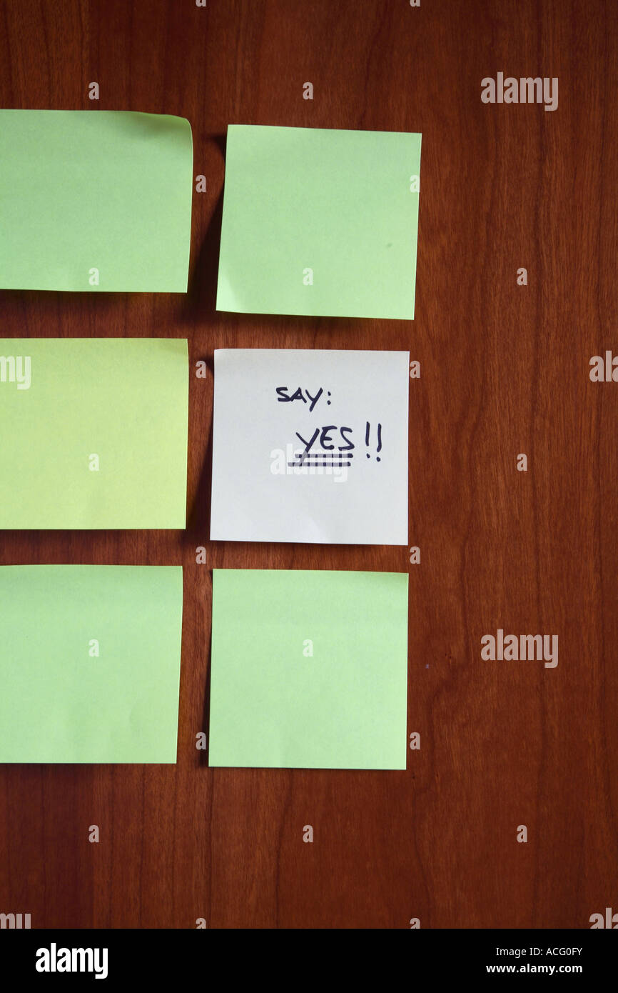 say yes written on post it note memo Stock Photo - Alamy