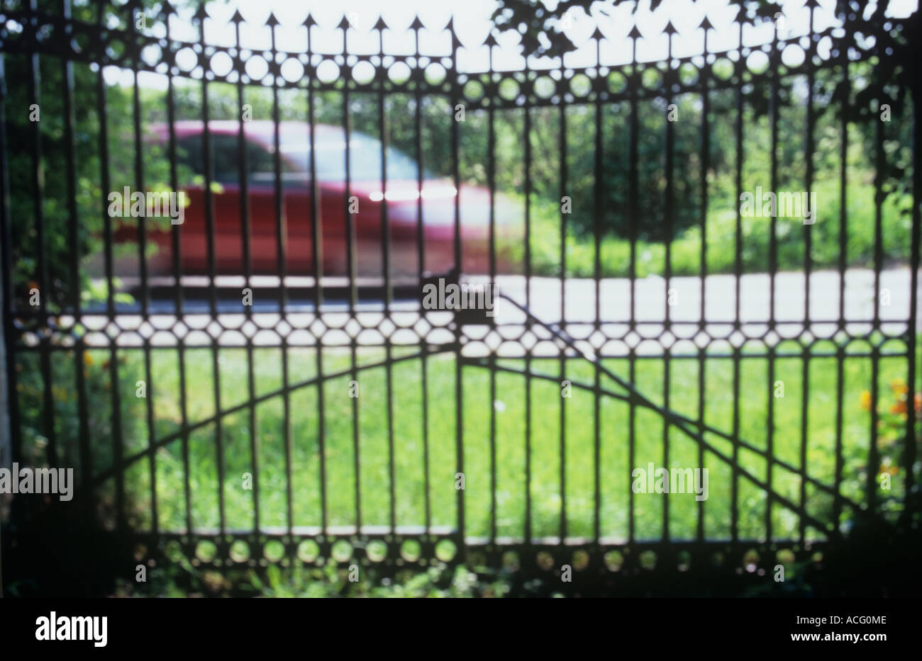 Green wrought iron gates hi-res stock photography and images - Alamy