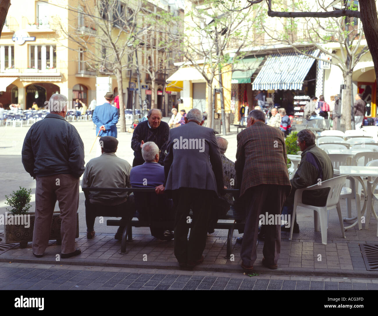 Old peeple hi-res stock photography and images - Alamy