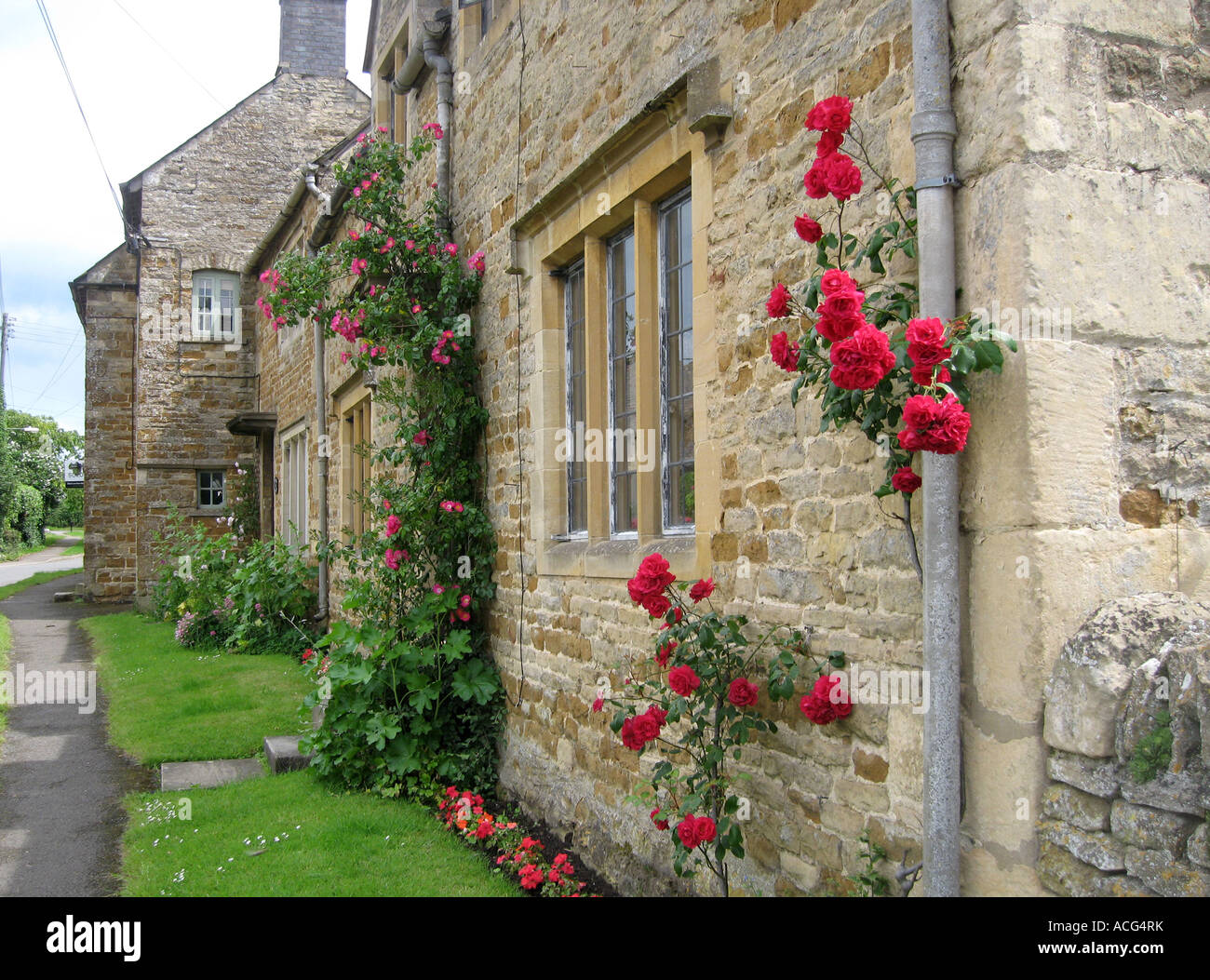 Kingham Village Gloucestershire - 1 Stock Photo - Alamy