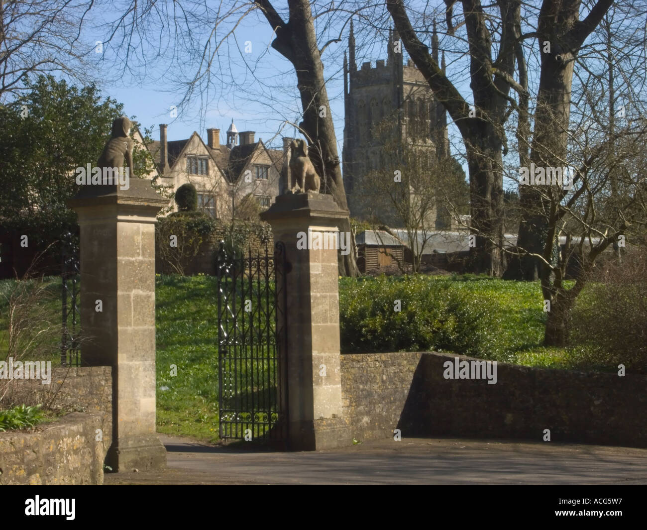 Country manor house entrance hi-res stock photography and images - Alamy