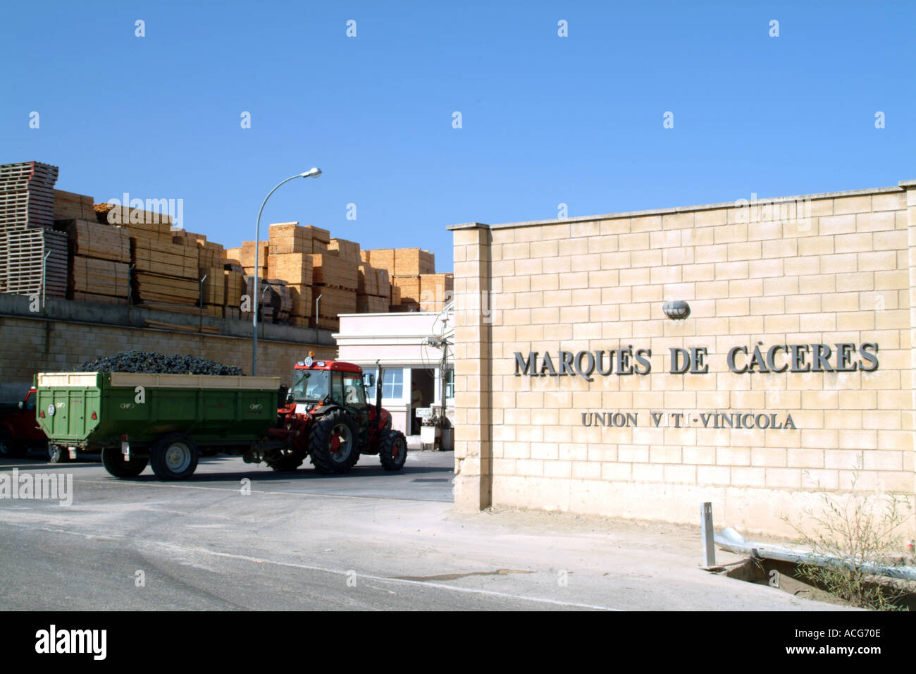 Tractor marques hi-res stock photography and images - Alamy
