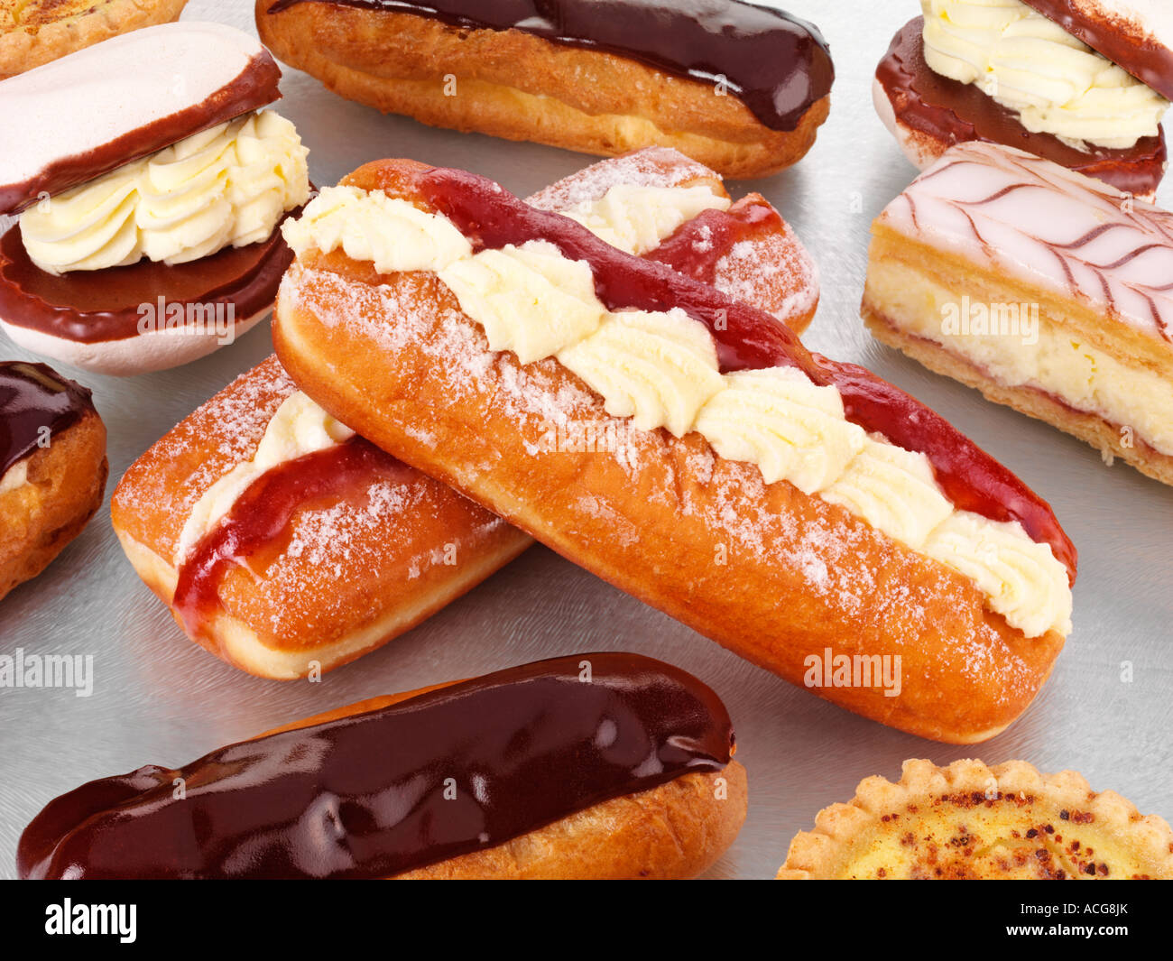 Dessert cream cake hi-res stock photography and images - Alamy