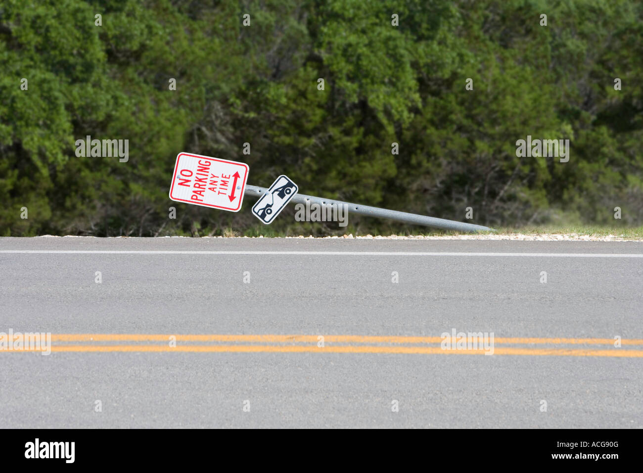 Yellow No Parking Stripes High Resolution Stock Photography and Images ...