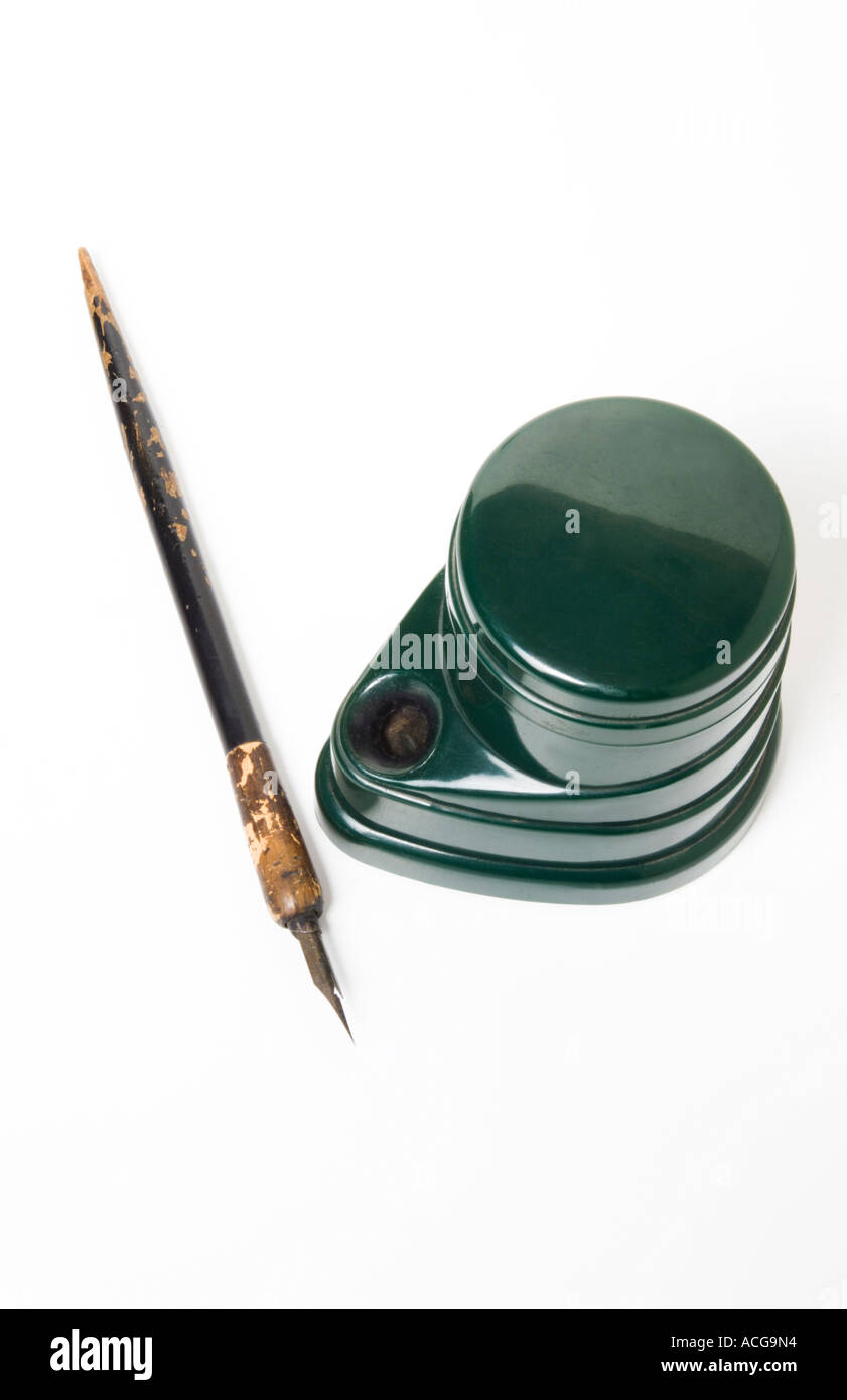 antique ink well and pen Stock Photo - Alamy