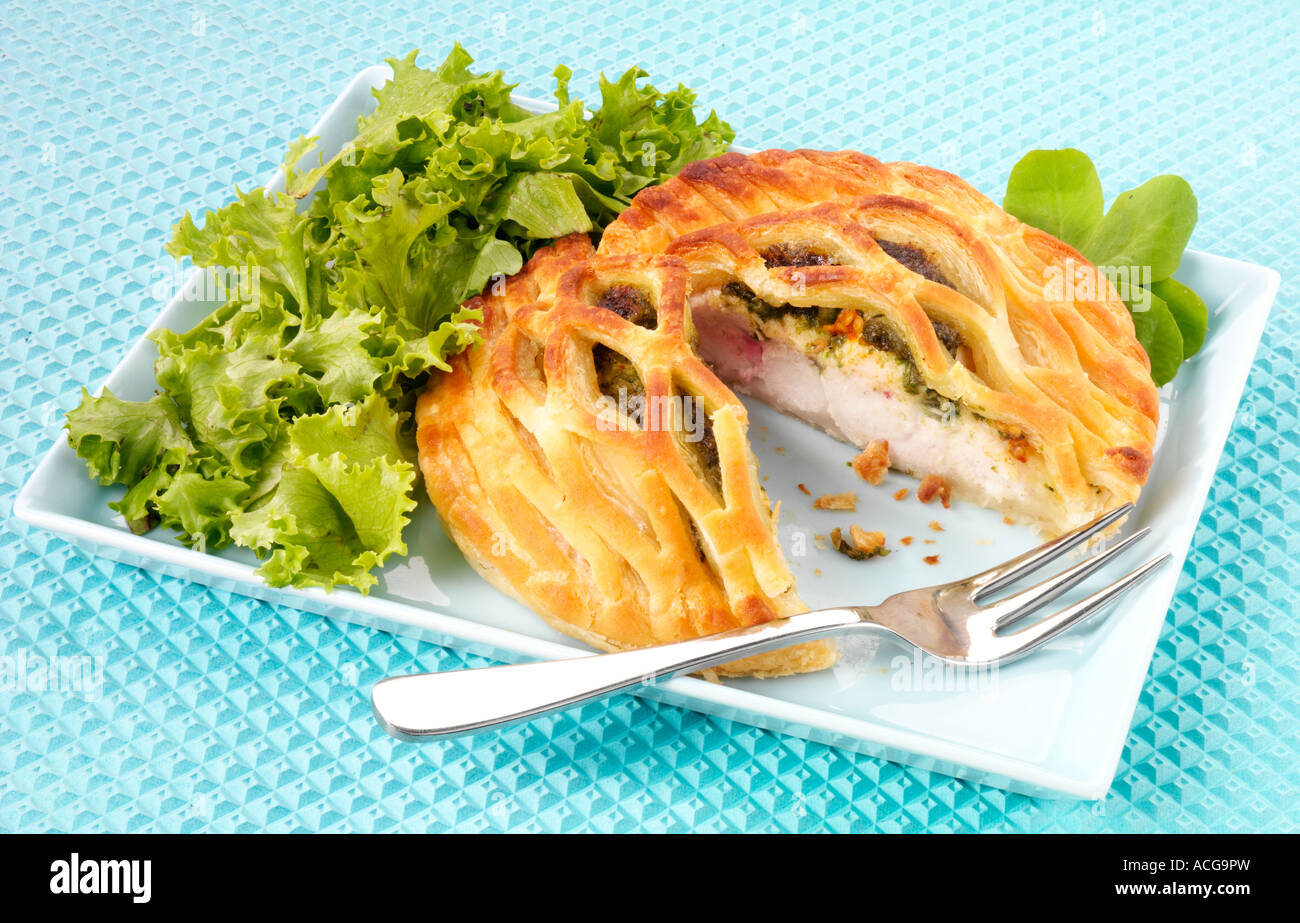 CHICKEN LATTICE EN CROUTE Stock Photo - Alamy