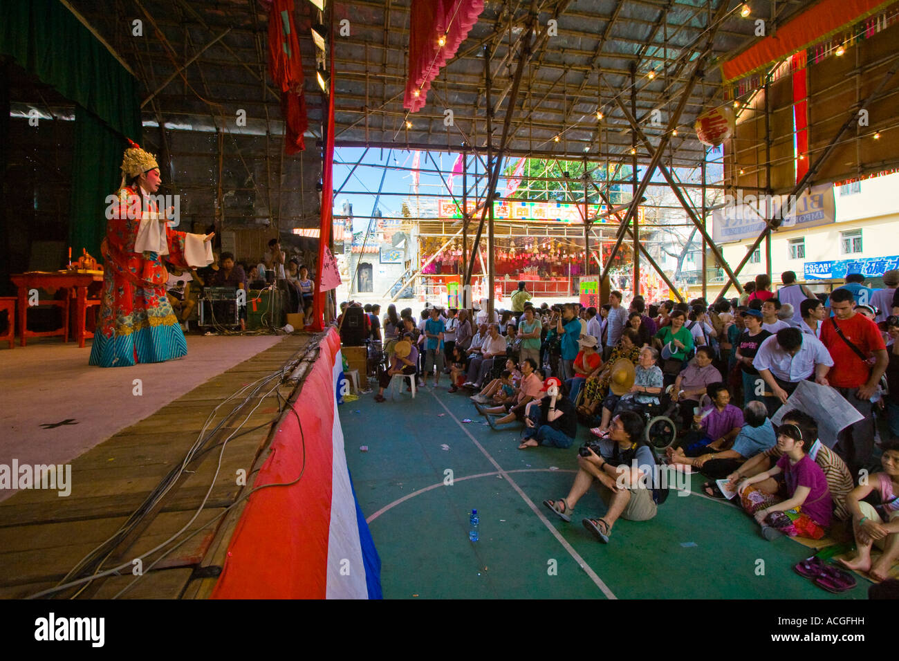 Chinese Opera Performance and Audience at Cheung Chau Bun Festival Hong ...