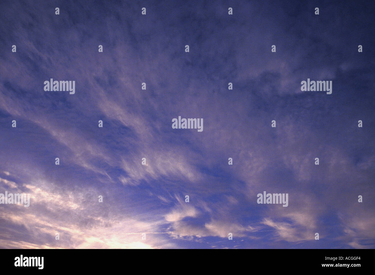 Stretched clouds hi-res stock photography and images - Alamy