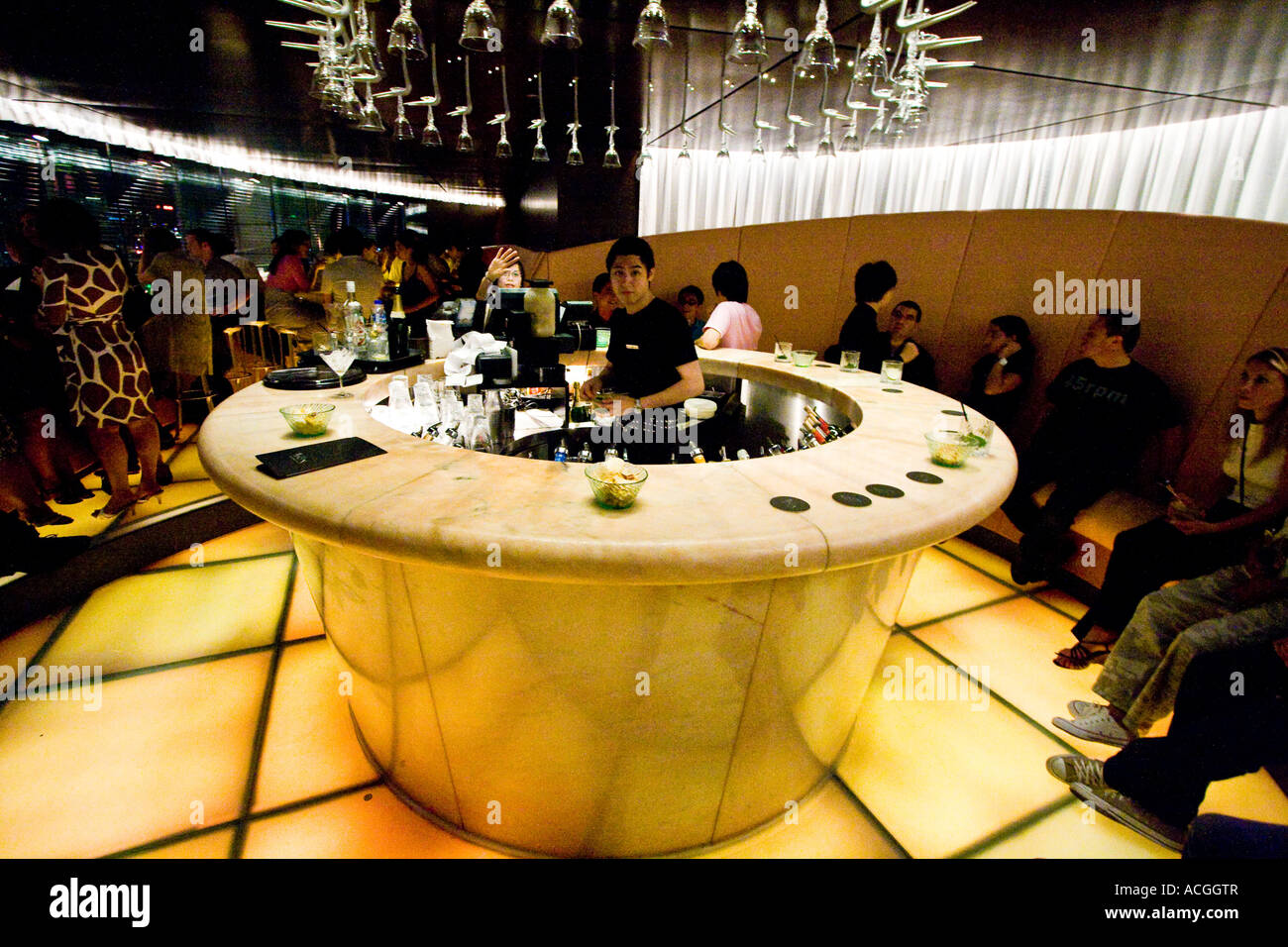 Felix Bar Peninsula Hotel Kowloon Hong Kong Stock Photo - Alamy