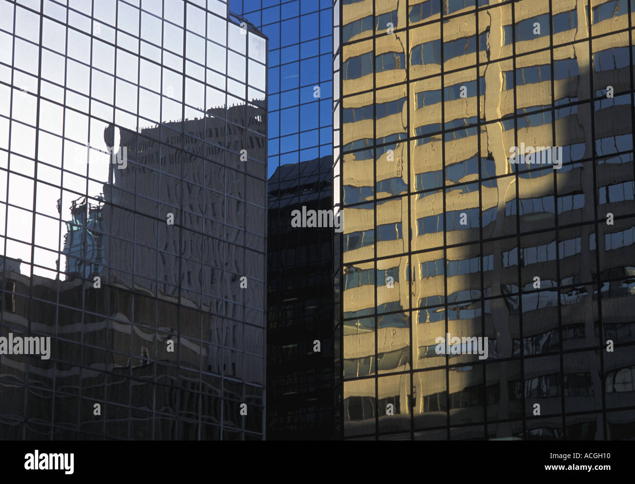 Buildings floor reflection reflections hi-res stock photography and ...