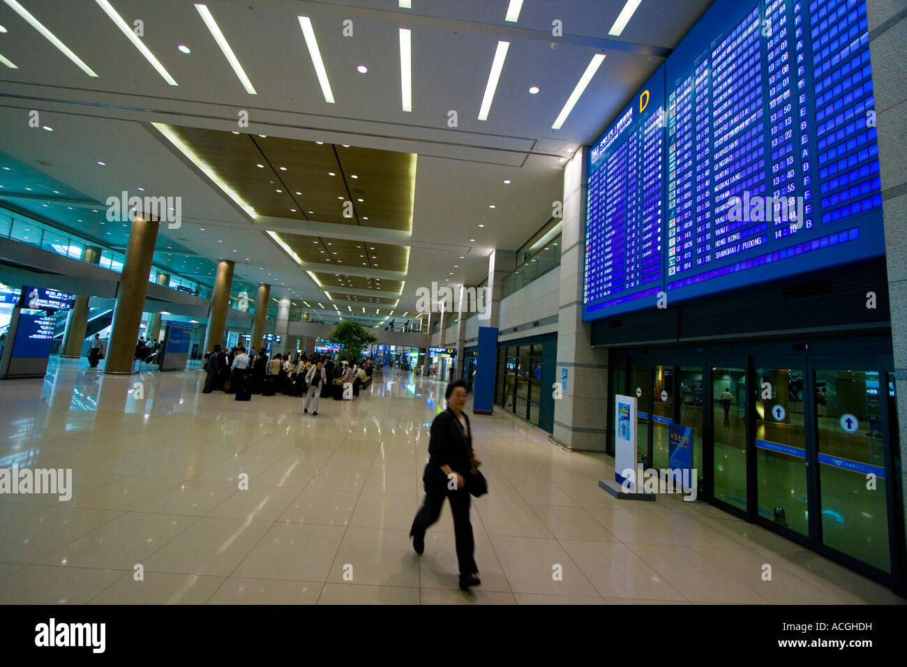 Rushing Passengers Past Arrival Board Grand Incheon International ...