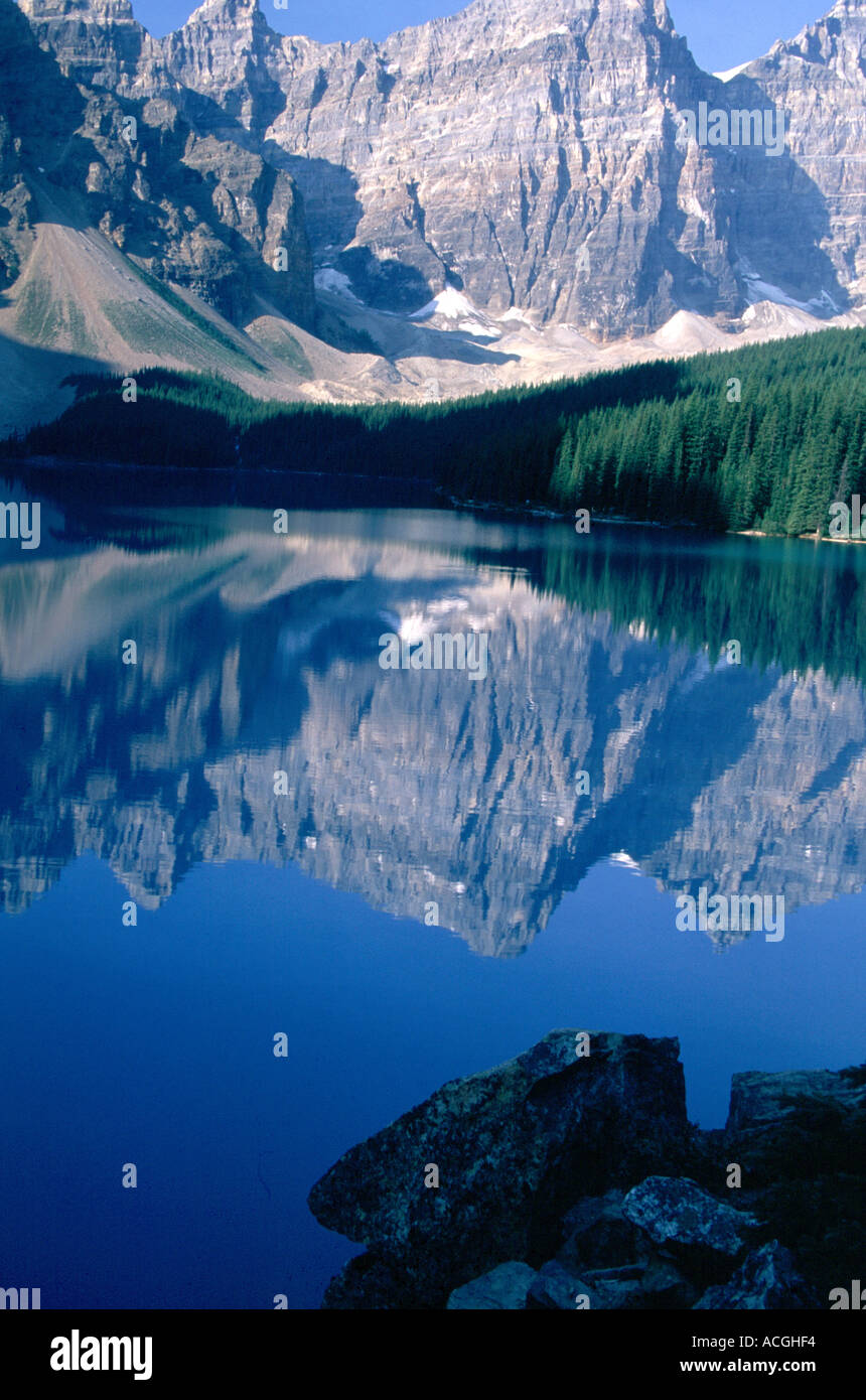 lake moraine in banff national park alberta canada Stock Photo - Alamy