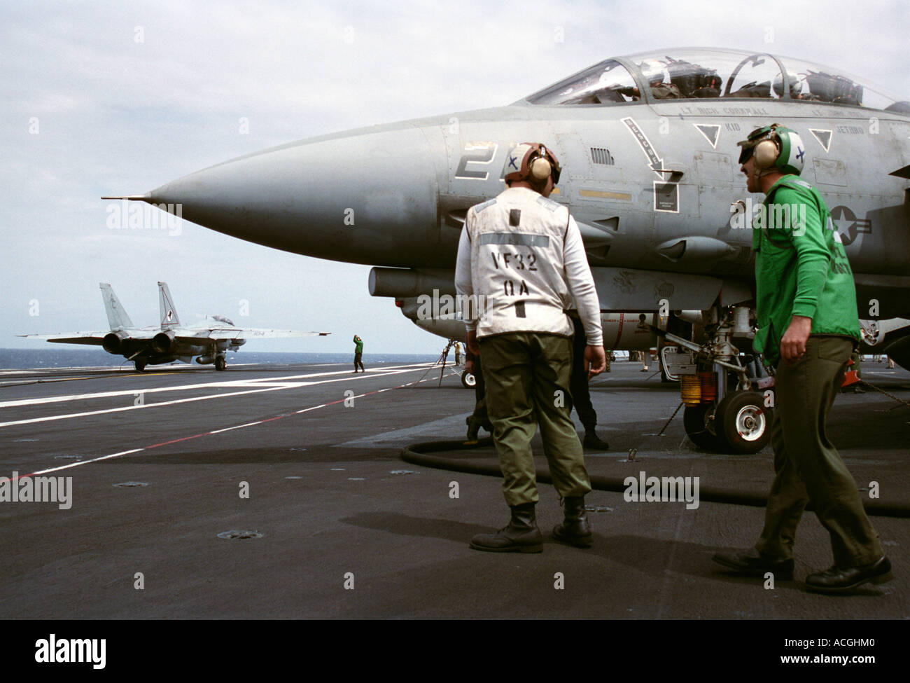 Flight Deck ViewUSS JOHN F. KENNEDY (CVA-67 Stock Photo - Alamy
