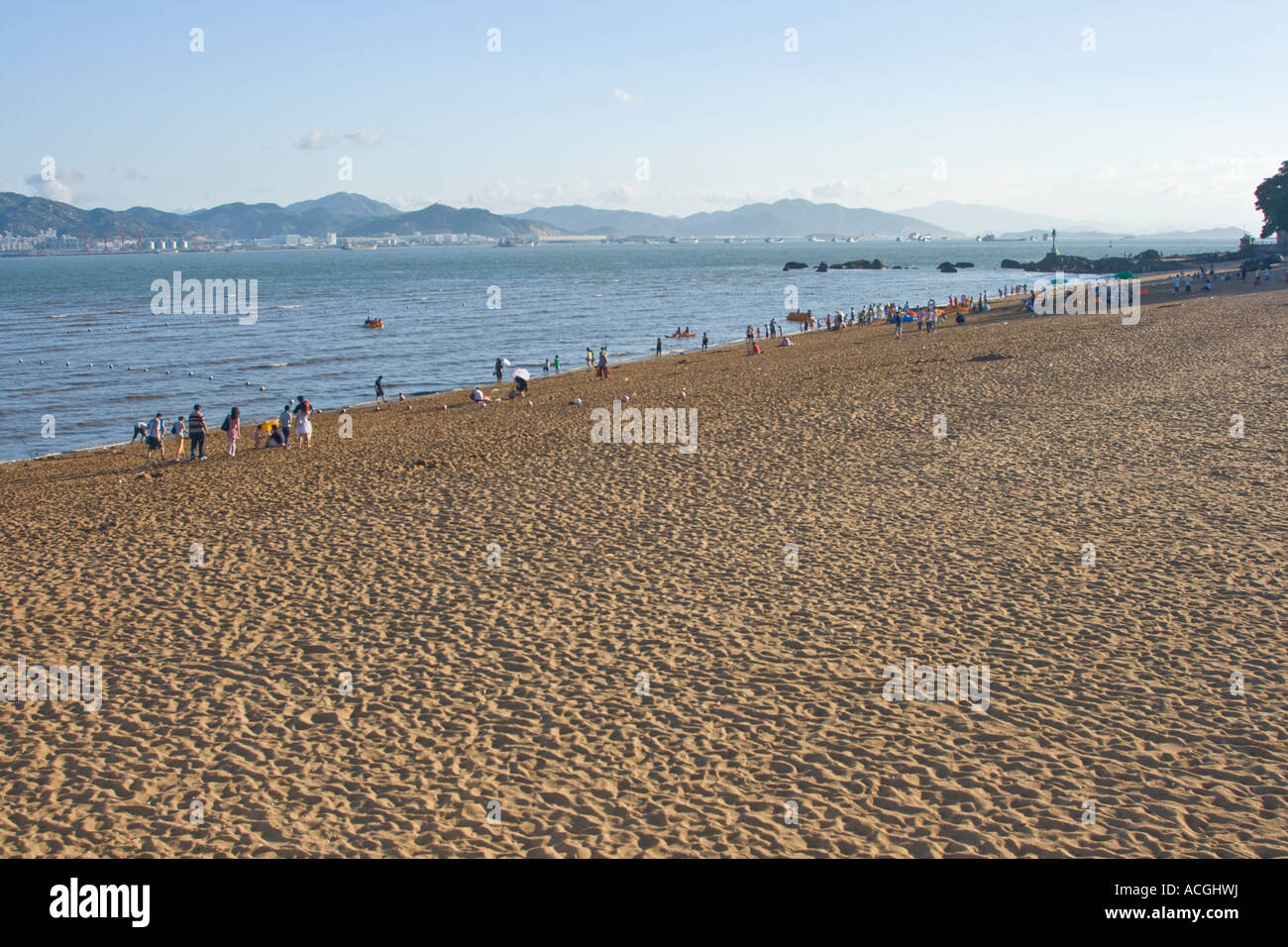 Chinese People on Beach Gulang Yu Island Xiamen China Stock Photo - Alamy