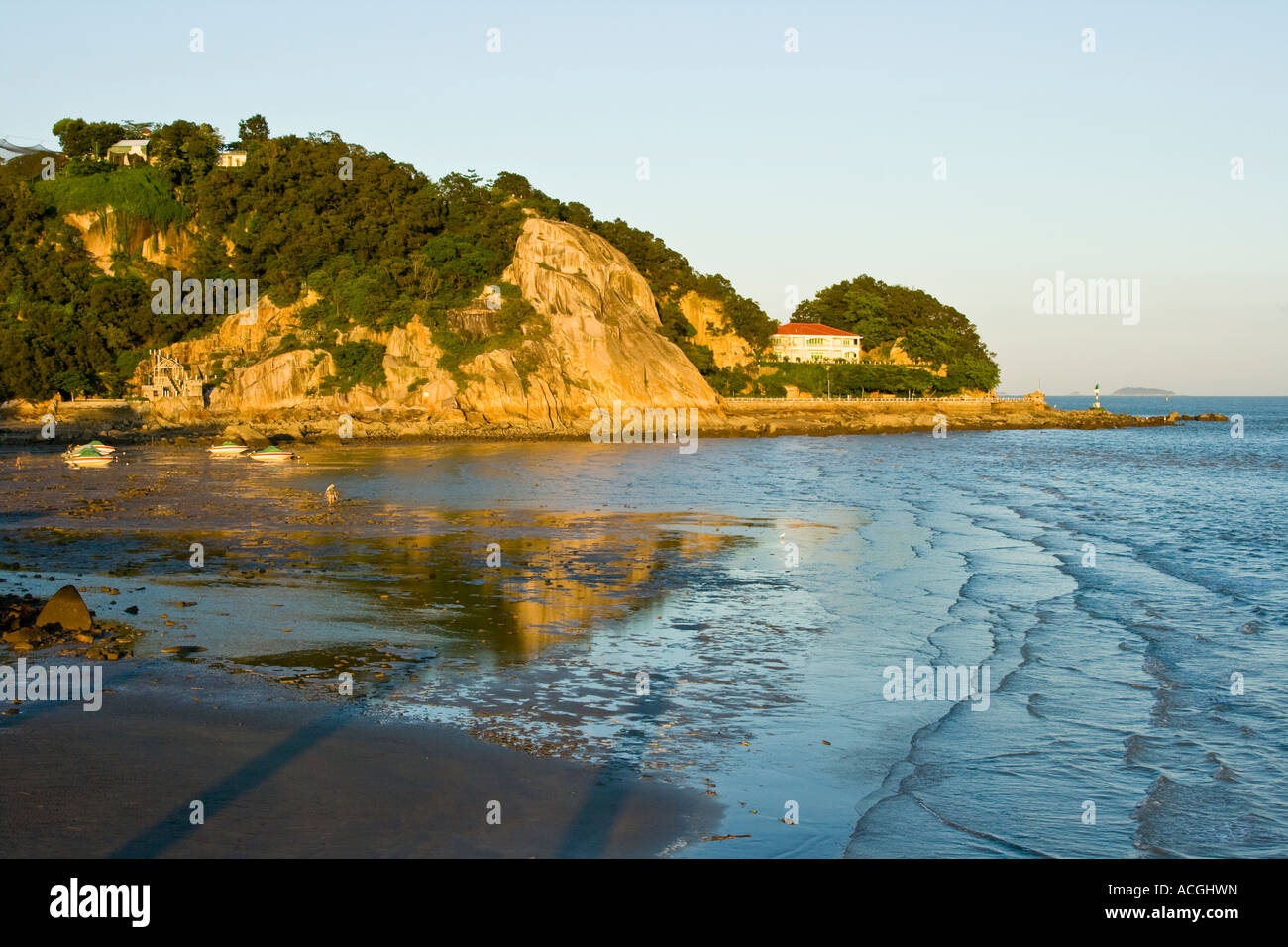 Building on Chinese Coast Gulang Yu Island Xiamen China Stock Photo - Alamy
