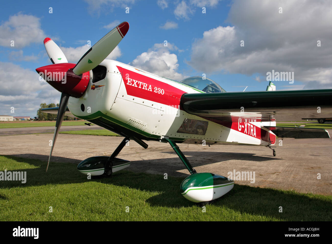 Extra aircraft hi-res stock photography and images - Alamy