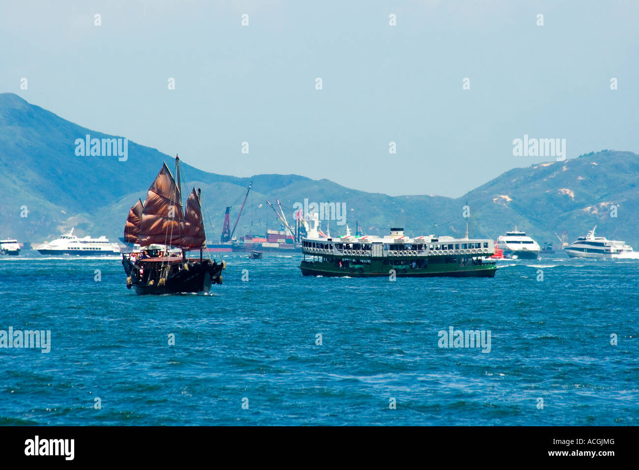 Star Ferry and Duk Ling Traditional Chinese Sailing Junk Victoria ...