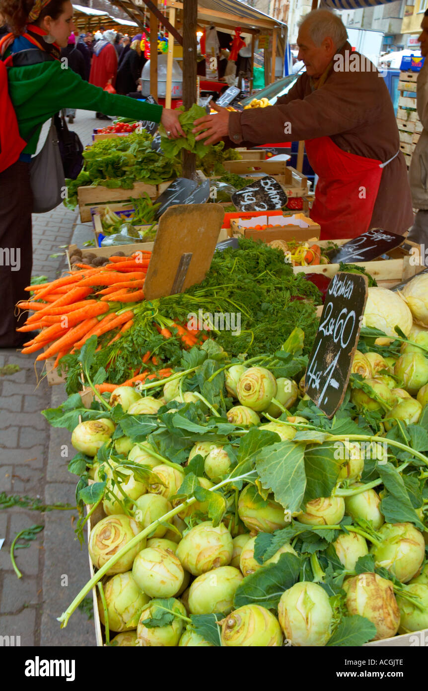 Turkish markets in berlin hi-res stock photography and images - Alamy