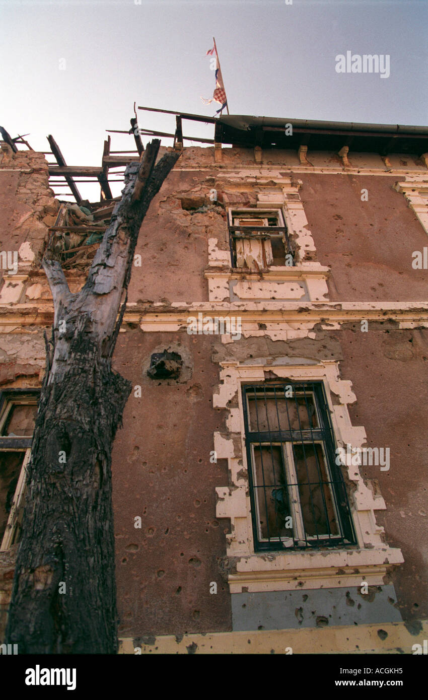 War damage to buildings and houses Mostar, Bosnia Stock Photo - Alamy