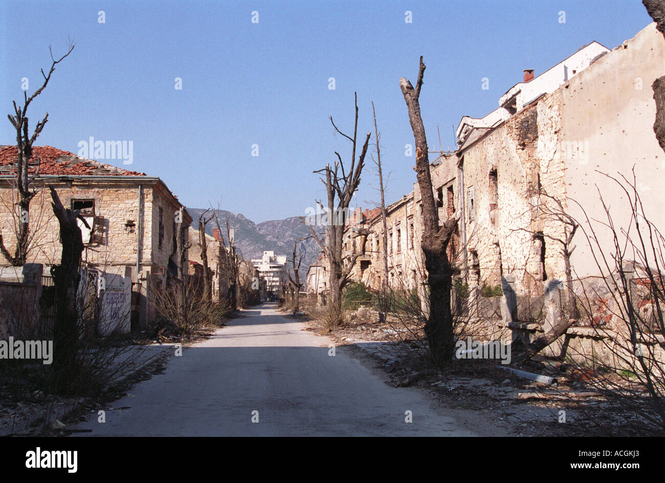 Devastation of war hi-res stock photography and images - Alamy