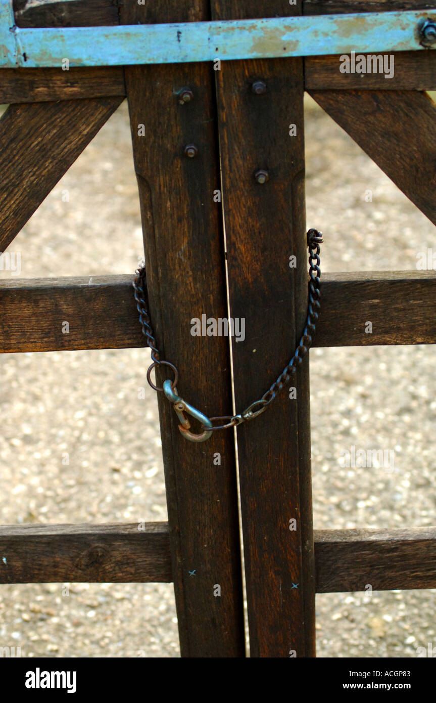 Latched gate hi-res stock photography and images - Alamy