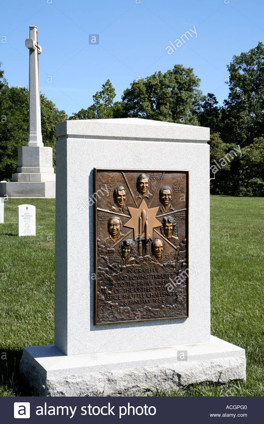 Space Shuttle Challenger Memorial At Arlington Cemetery High Resolution ...