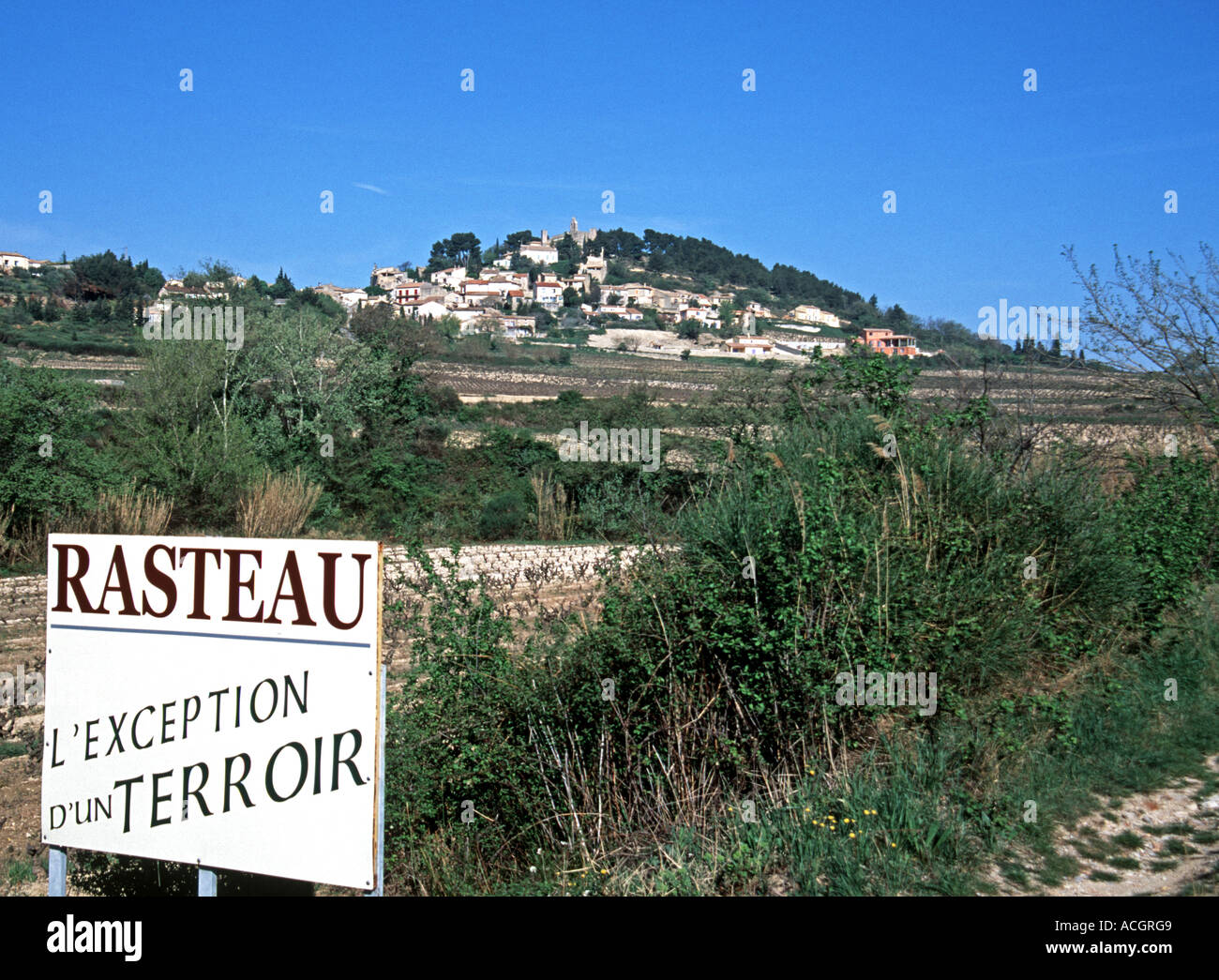 The wine village of Rasteau Stock Photo - Alamy