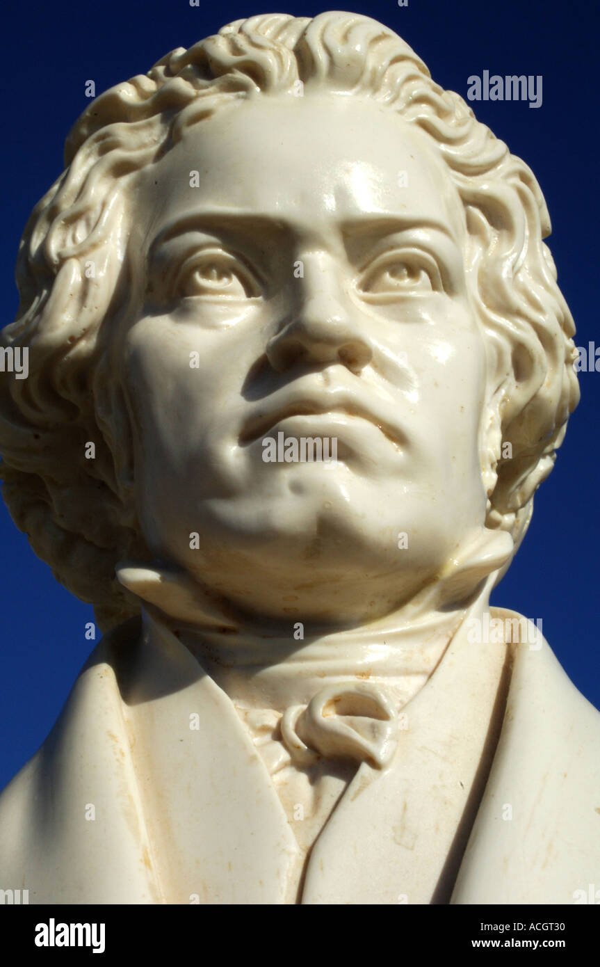 Beethoven sculpture hi-res stock photography and images - Alamy